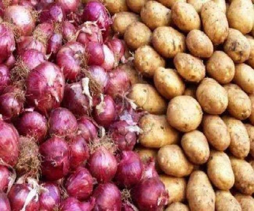 प्याज़ 100 के पार, आलू 50 रुपए किलाे - आज का आनंद